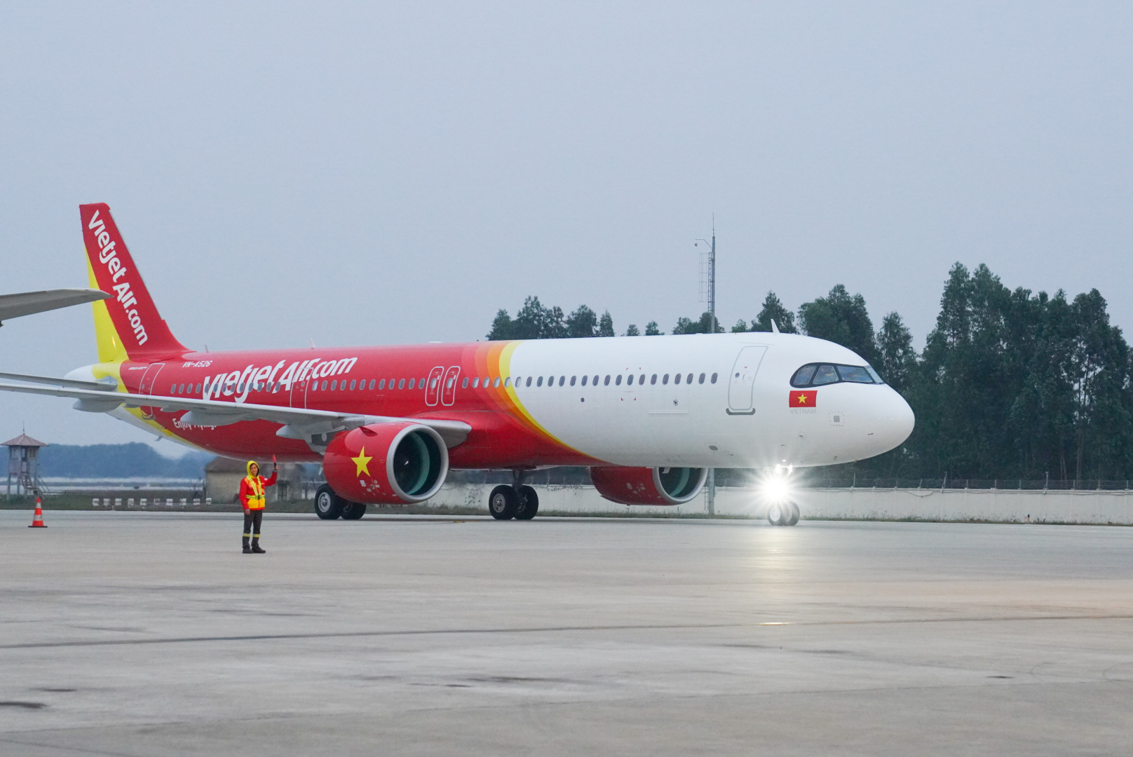 Vietjet vừa đón thêm tàu bay mới A321 neo | Vietjet Air