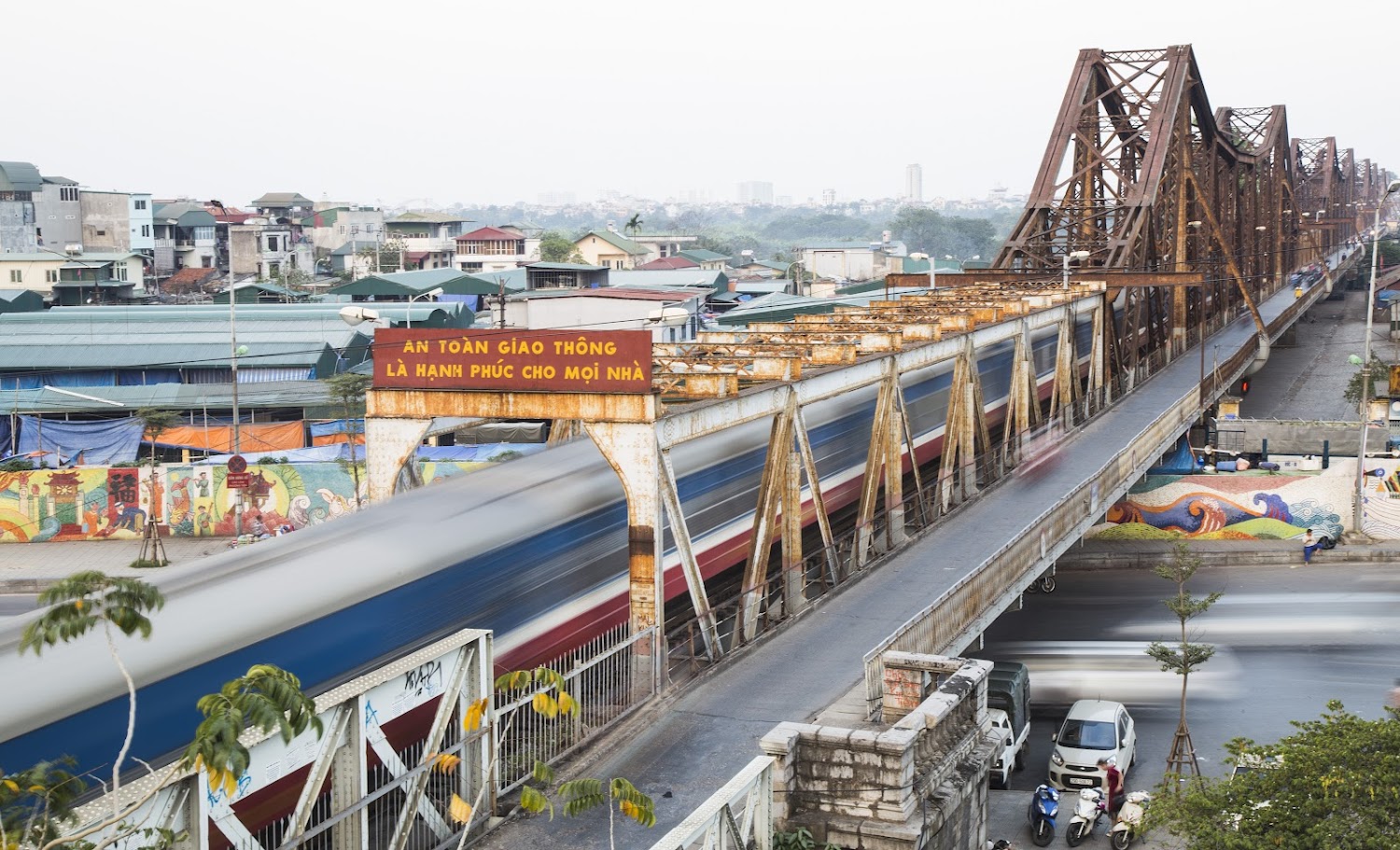 Long Bien Bridge: A Historic Landmark in the Heart of Hanoi | Vietjet Air