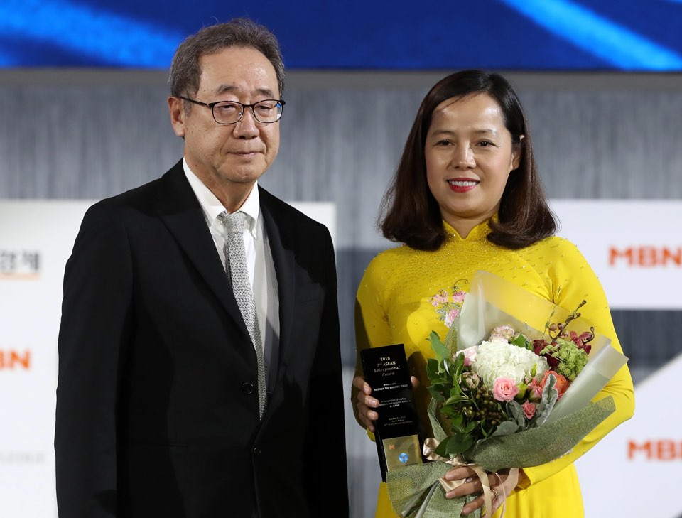President and CEO of Vietjet honored the ASEAN Entrepreneurs Award 2018 ...