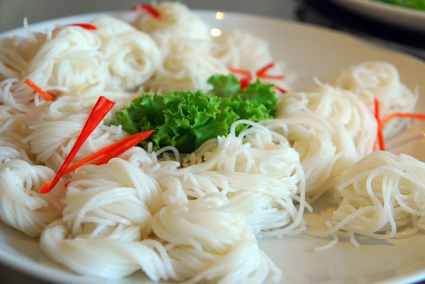 Experience the Famous Yunnan Bridge Noodles of Mengzi, China | Vietjet Air