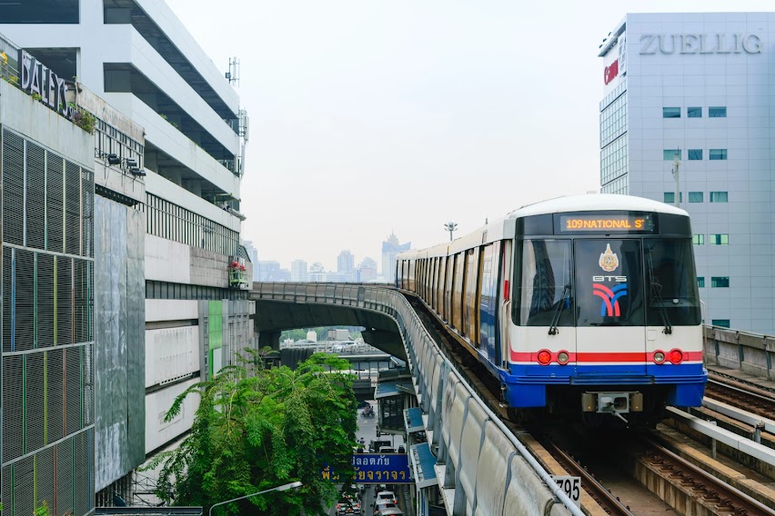 Bangkok Skytrain System - Guide on How to Use the Train in Thailand ...